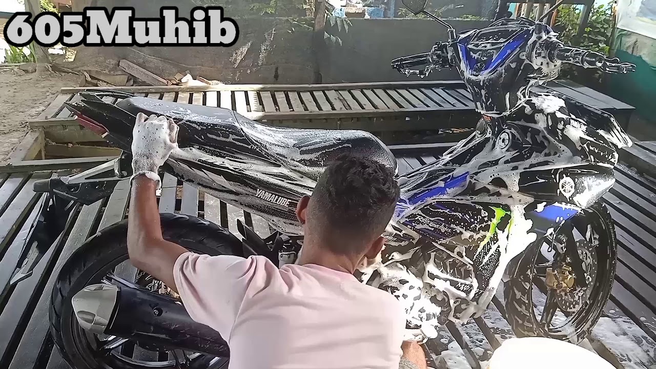 #Cuci motor sendiri #Cuci motor menggunakan busa #MX King 150 - YouTube