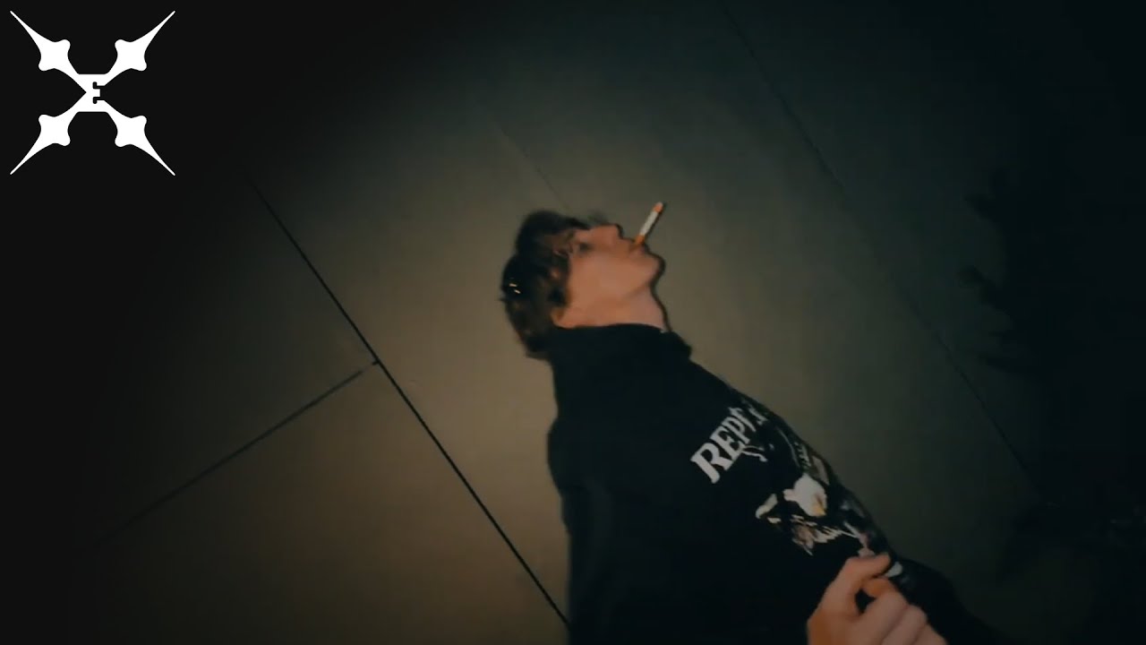 Theo Simons - Saturn swing (official video) - YouTube