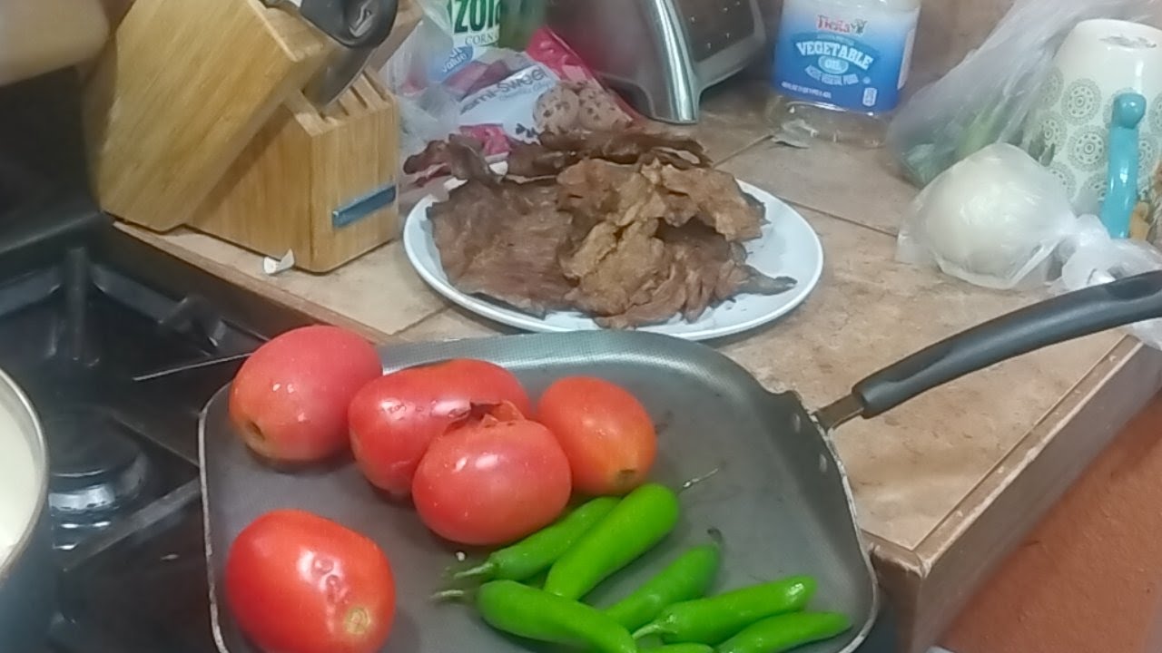 VOY ACOCINAR UN MACHACADO PARA COMER RICO. ACOMPAÑEME. - YouTube