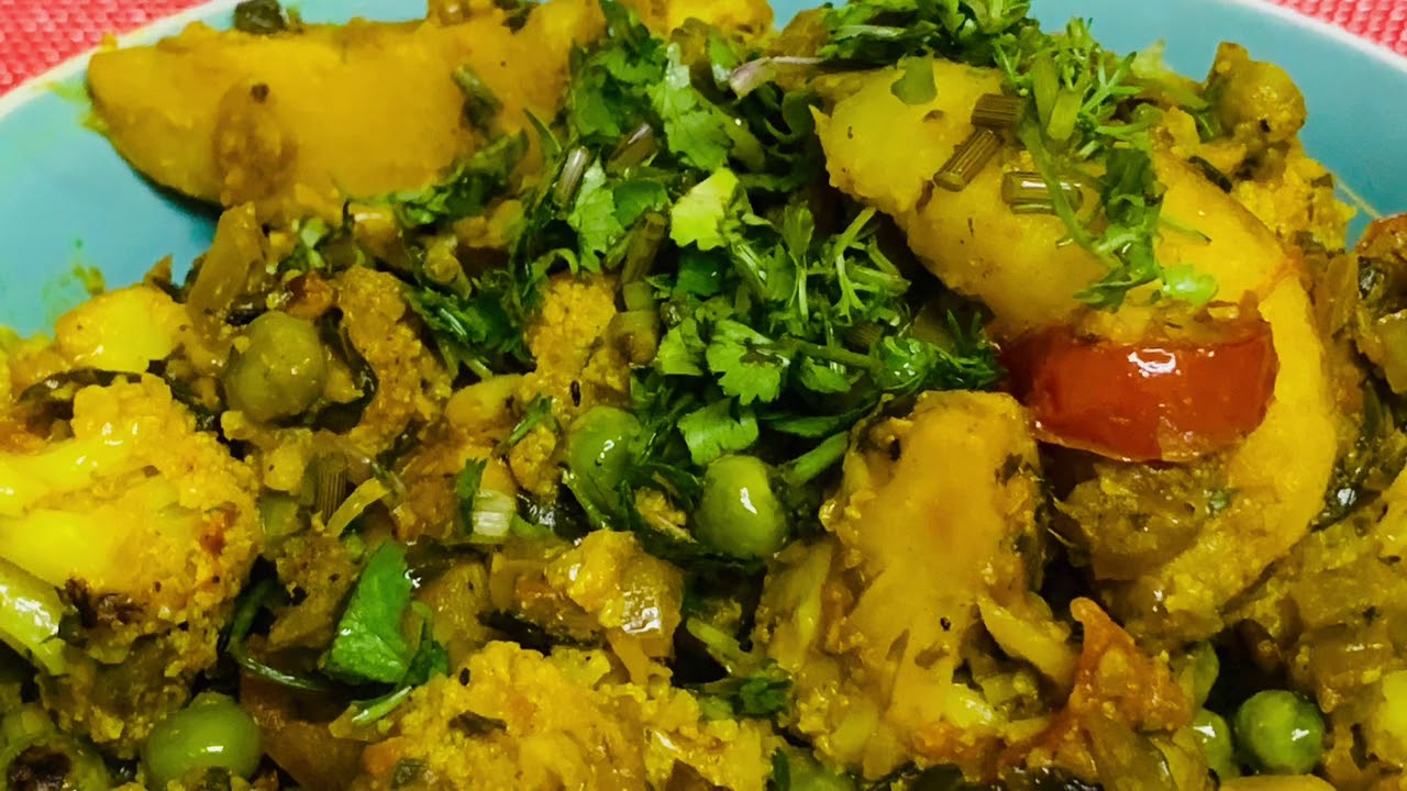 Aloo gobhi recipe (potatoes and cauliflower) - YouTube
