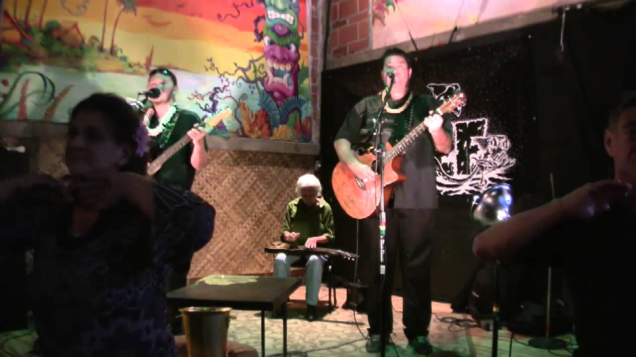 "Hi'ilawe", Performed By Mele'uhane With Patti Maxine - YouTube