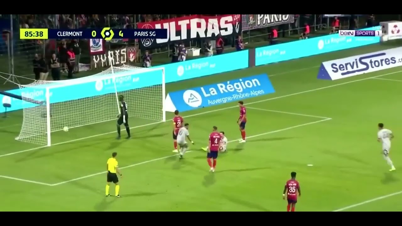 Messi Messi league 1 goal of the season - YouTube
