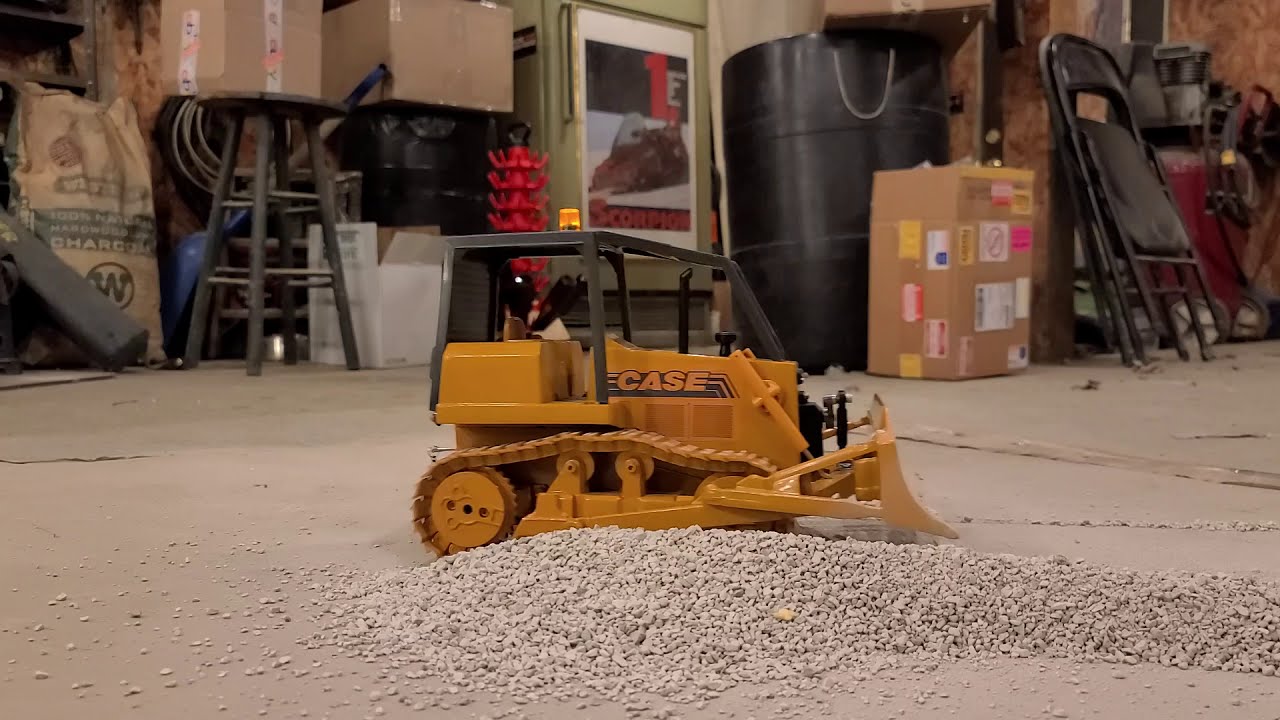 1/16 ERTL CASE 1550 RC DOZER CONVERSION TEST DRIVE BULLDOZER - YouTube