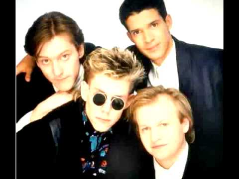 Level 42: "Micro-Kid" / Roland SVC-350 Vocoder - YouTube