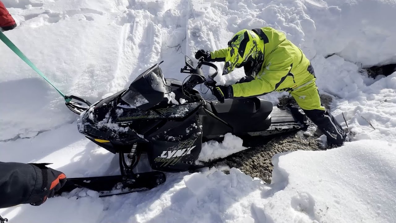 СНЕГОХОД СЛОМАЛСЯ? Последний снег сезона на снегоходах OSM SM1000 и BRP ...