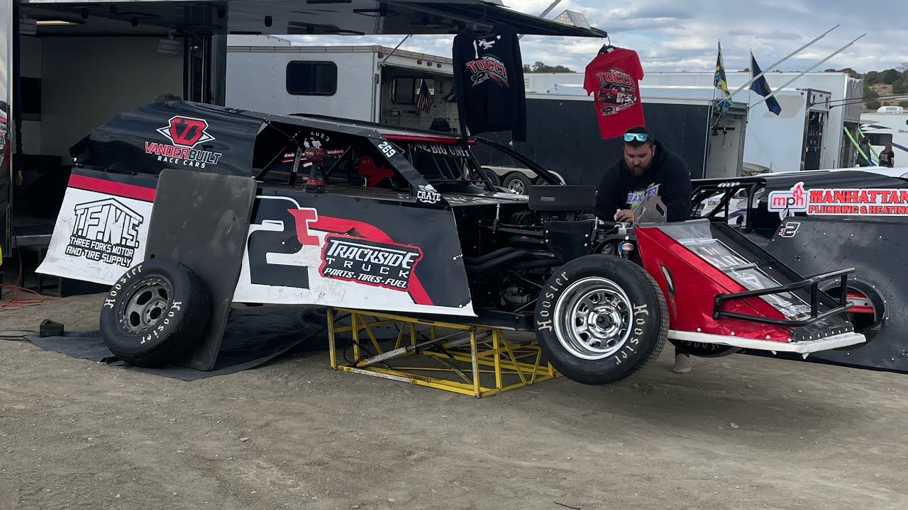 Desert Thunder Raceway 4/19/24 - IMCA Mods - YouTube