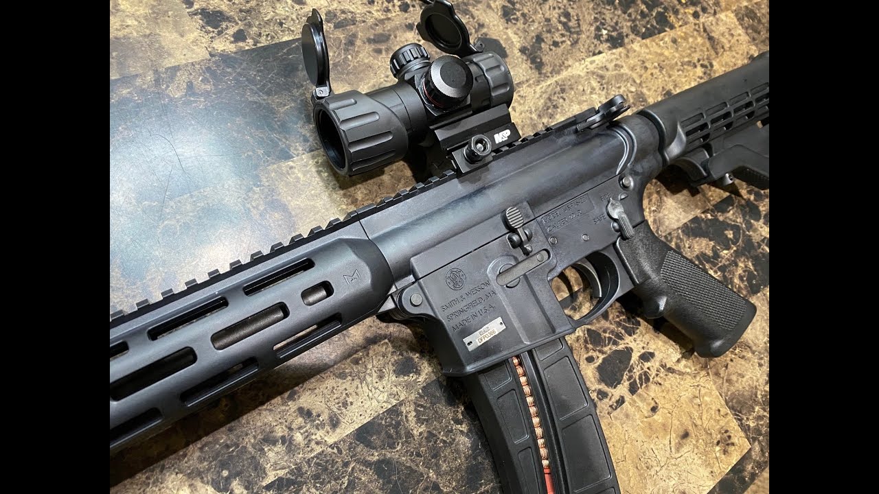 Unboxing and First look at The Smith & Wesson M&P 15-22 Sport | ARO News