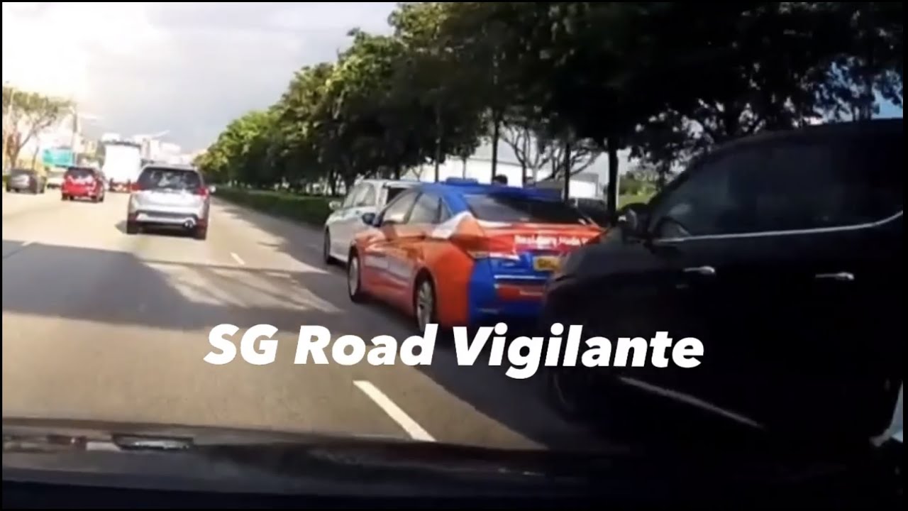 4apr2023 tpe 5 vehicle chain collision on lane 1 of the expressway ...