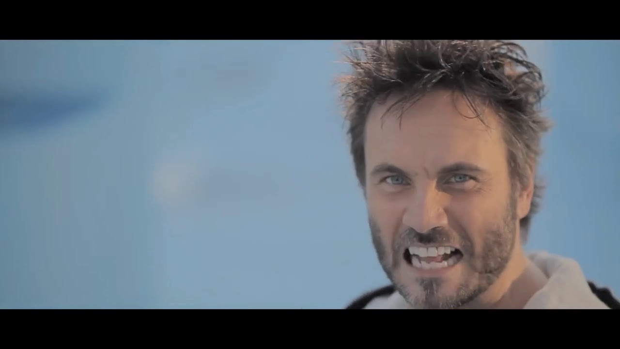 Fatti avanti amore - Nek - Sassuolo and Oficial video - YouTube