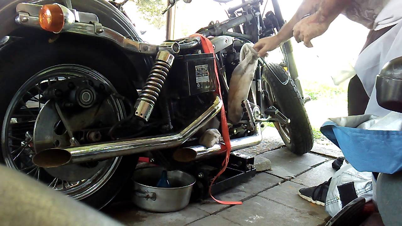 81 Harley FLH 8 year start up. - YouTube