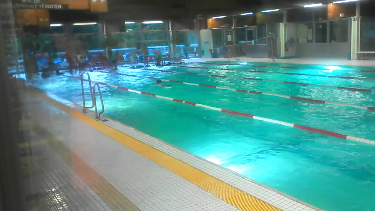 Schwimmtraining im Brigittenauer Bad - YouTube