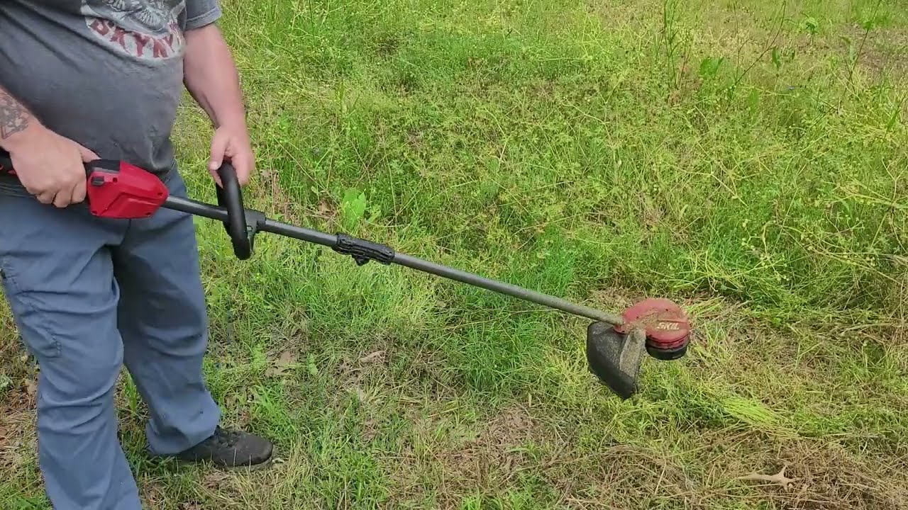 SKIL PWR Core 40 String Timmer - Trimming Tall Grass & Weeds - YouTube