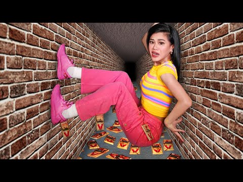 Can I Survive 1,000 MOUSE TRAPS Maze?!