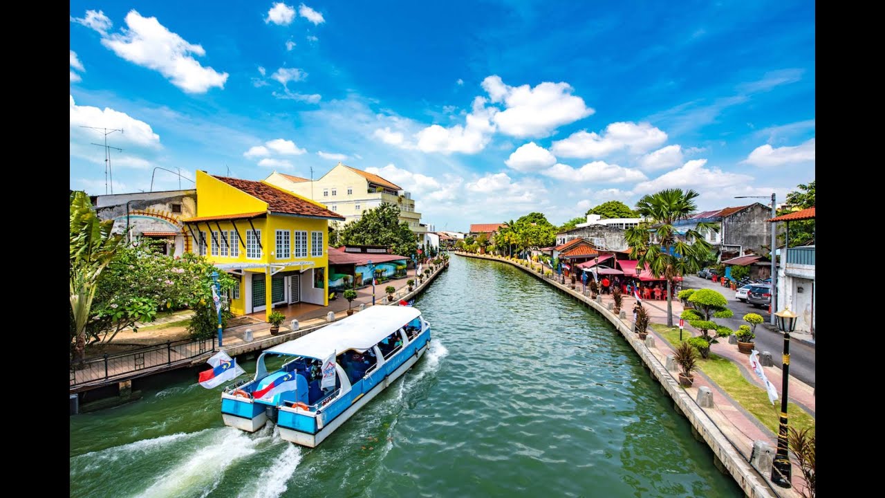 MALAYSIA Melaka River Cruise - Scenic Boat Tour - YouTube