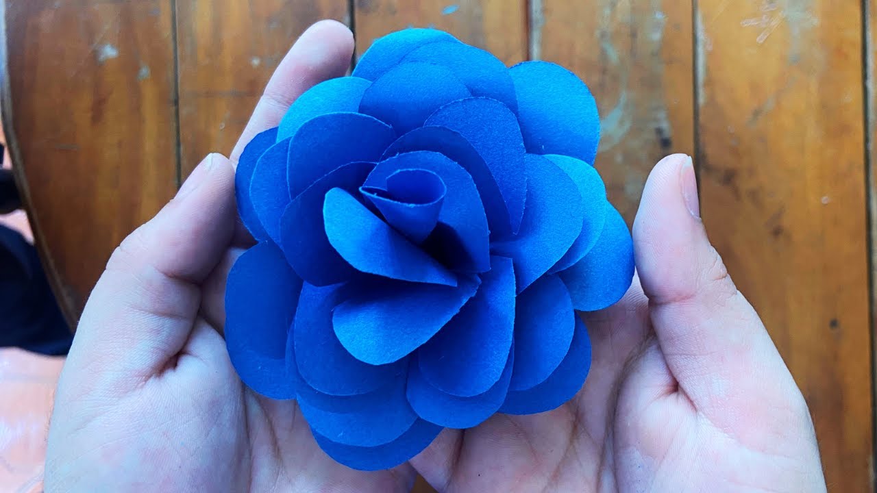 Rosa azul de papel: el tutorial más fácil y bonito que verás hoy - YouTube