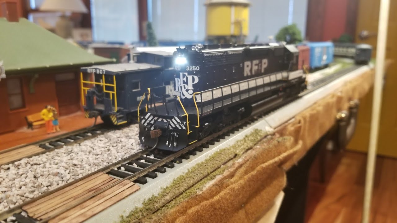 Scale Sound Systems Speaker in RF&P #3250!!! - YouTube