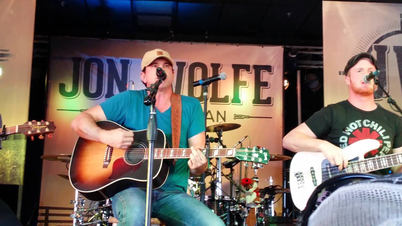 Jon Wolfe " singing thing" - YouTube