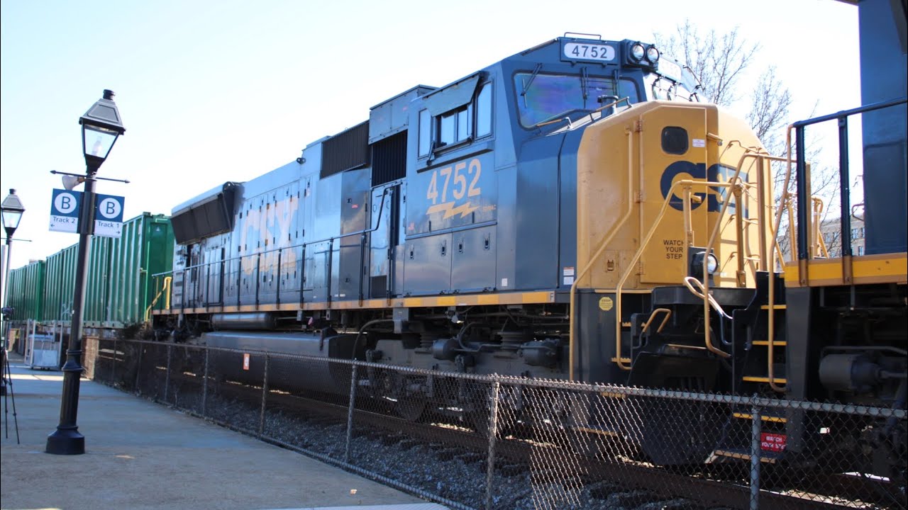 CSX M405 with 2 Flared MACes at Alexandria Station - YouTube
