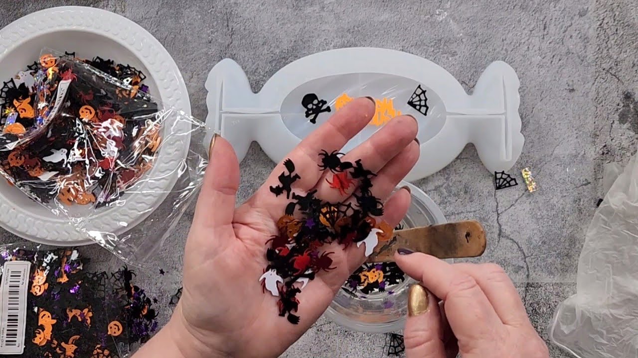 #1809 🦇🕸 Amazing Halloween Resin Candy dish 🕸🦇 - YouTube