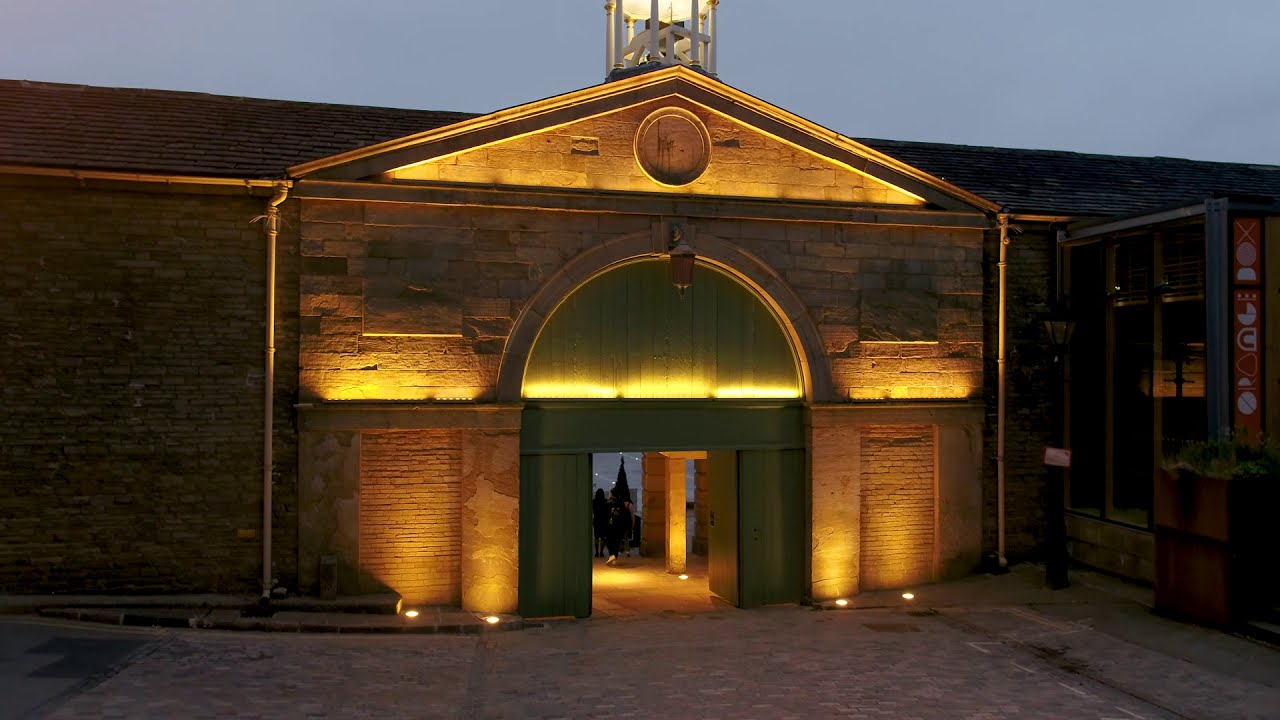 Incredible music venue :The Piece Hall in Halifax - YouTube