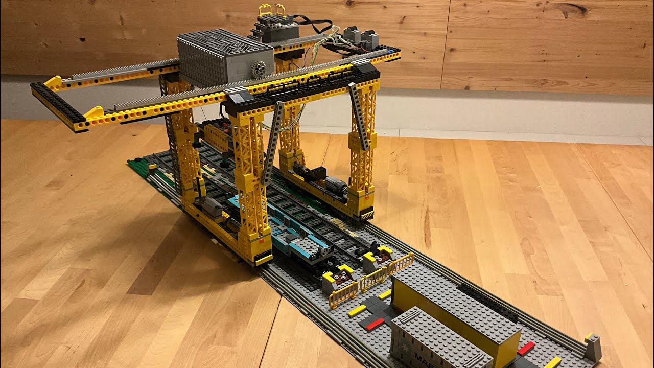 Lego technic MOC fully working cargo crane - YouTube
