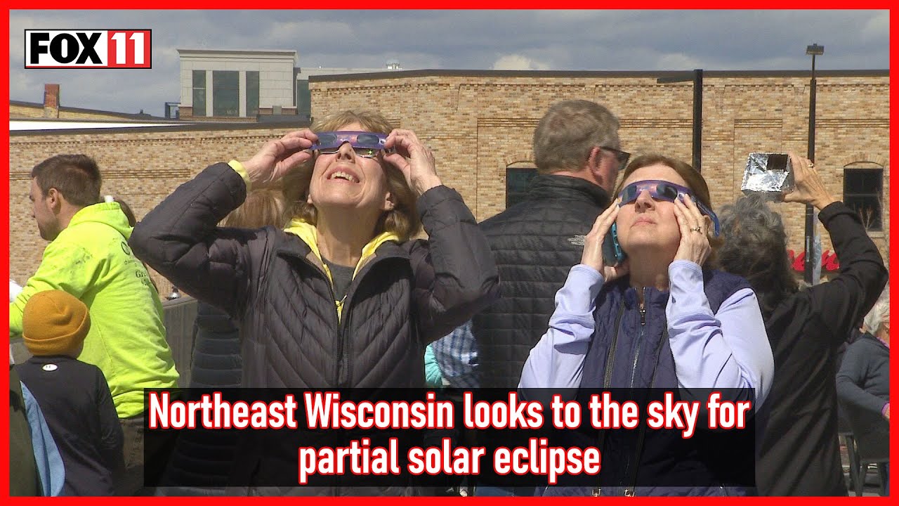 Northeast Wisconsin takes in the solar eclipse - YouTube