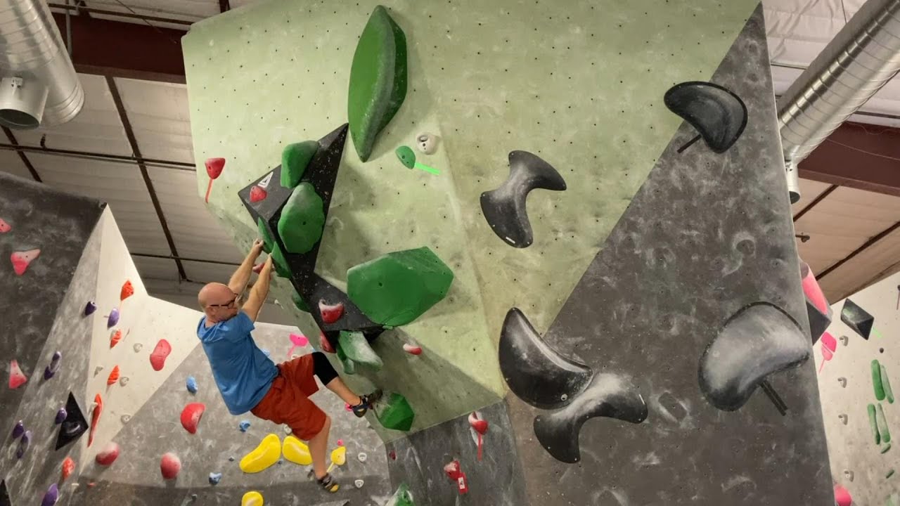 Sending an easy comp boulder - probably V3 - YouTube