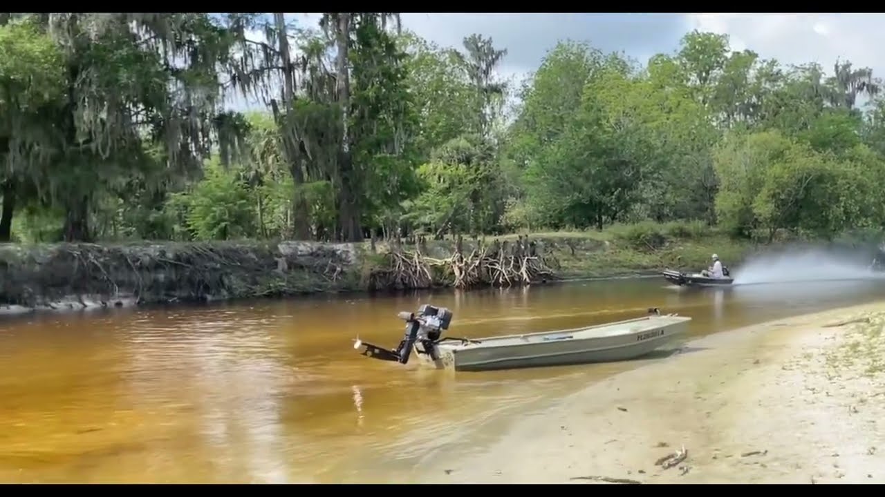 Mini Surface Drive Mud Boats - YouTube