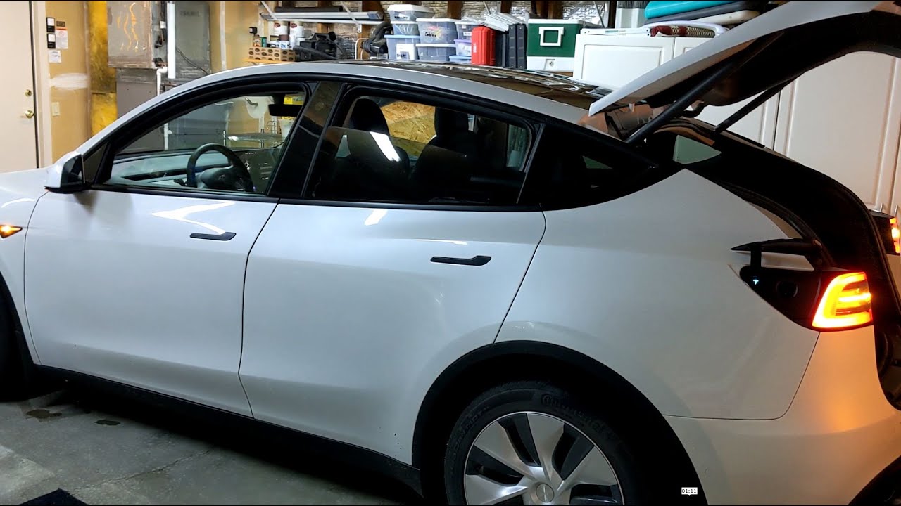Light Show on our 2021 Tesla Model Y - YouTube