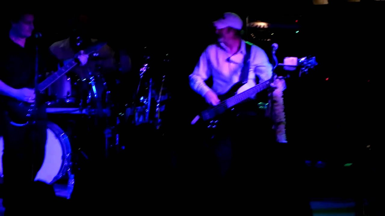 Front Page News Band - YouTube