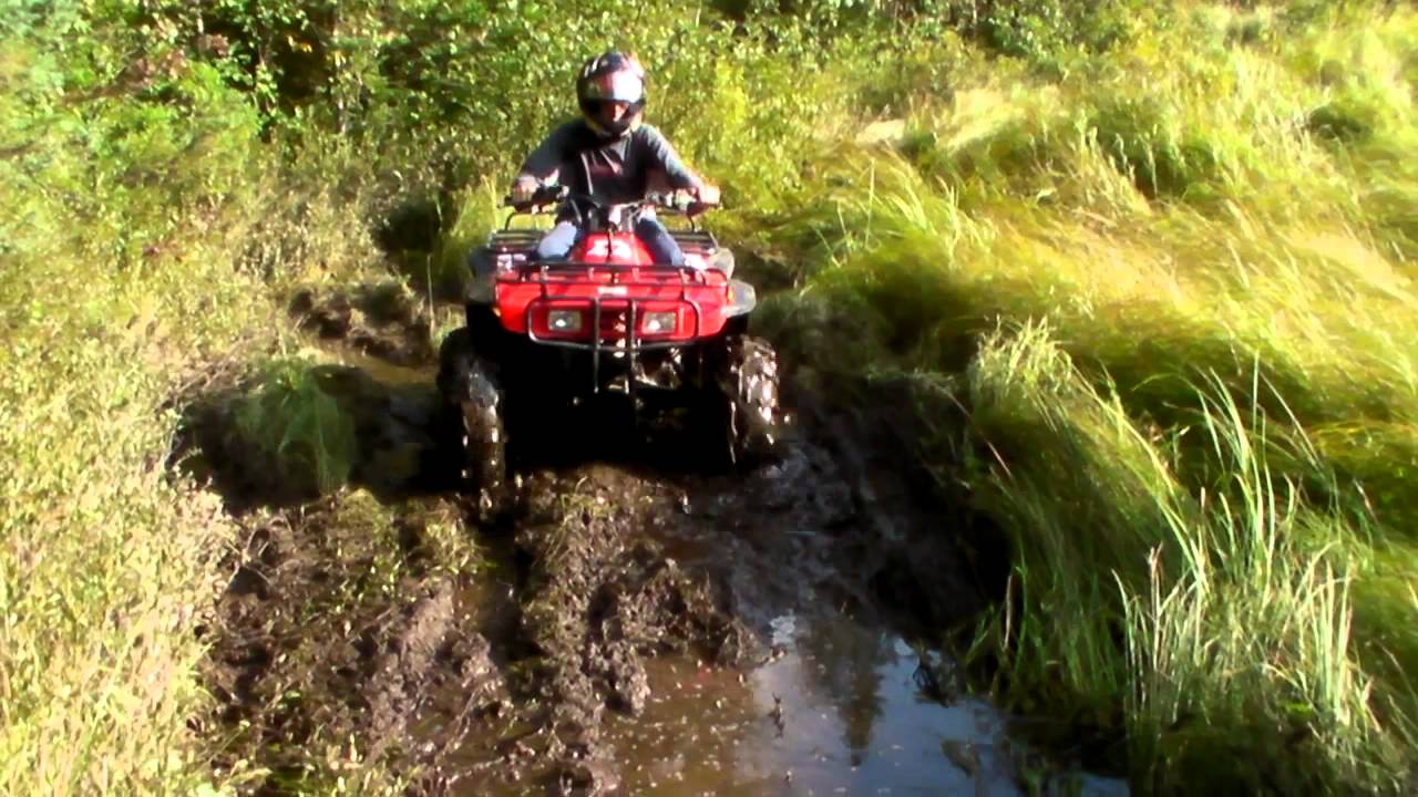 Sam mudding with his 1995 Honda 300 Fourtrax atv. - YouTube