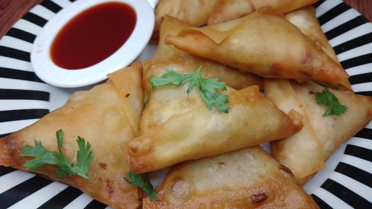 Peri Peri chicken Vegetable Samosa Recipe | Crispy easy chicken samosa ...