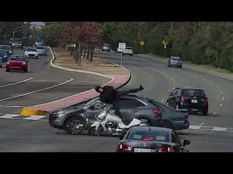 Motorcycle Wrecks Running Red Light. - YouTube