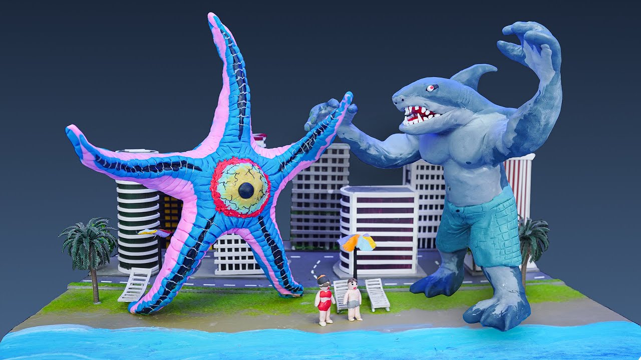 😱 Making STARRO battle KING SHARK in the beach - Kaiju Monster with ...