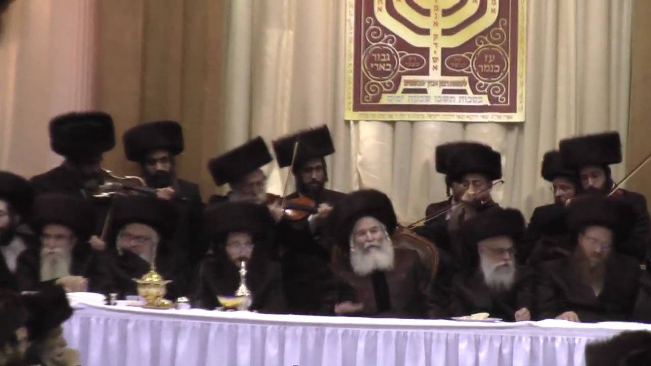 Simchas Bais Hashoeva with the Bobover Rebbe Part 3 - YouTube