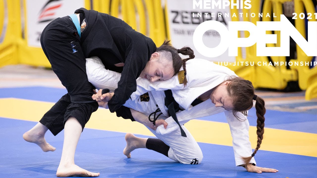 Sarah Block v Alex Barcelona / Memphis Open 2021 - YouTube