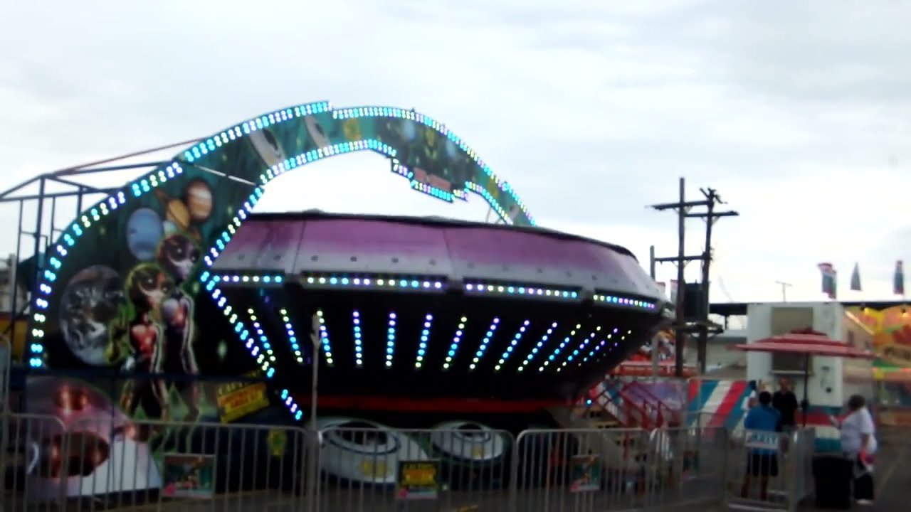 Wade Shows Area 51 (Starship 2000), 2015 Kalamazoo County Fair - YouTube