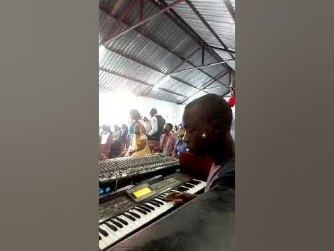 "Sawbona jesu siyakubingelela sithi phakama sikhothama kuwe" - YouTube