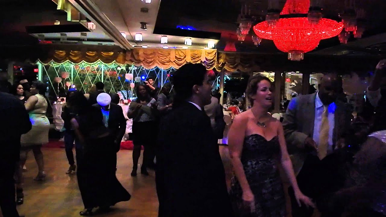 DJ TALL GUY WARMS UP THE CROWD AT RECENT WEDDING - YouTube