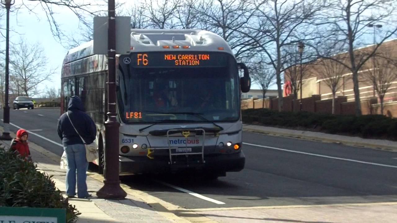 Shuttle-UM 2005 Gillig Advantage #8105 - YouTube