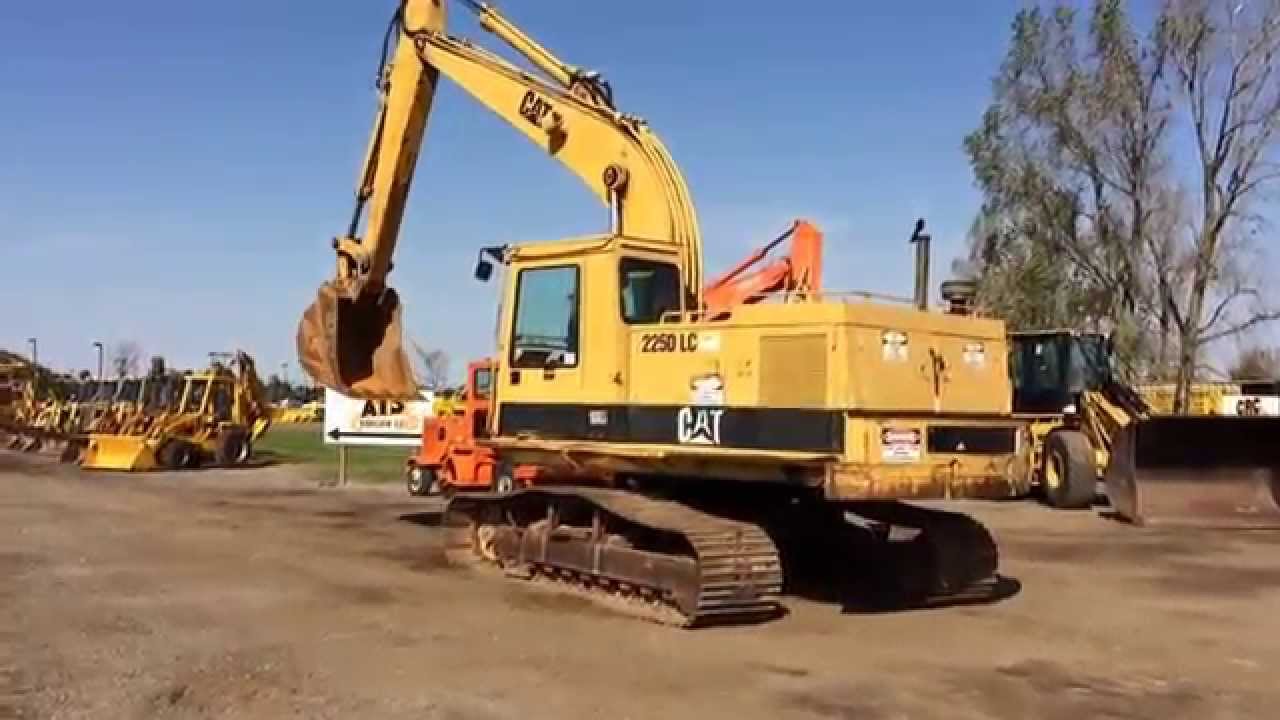 Caterpillar 225D at AIS Construction Equipment - YouTube