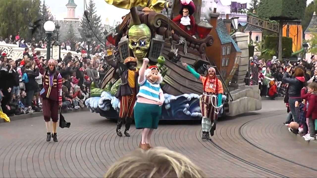 Eurodisney | Disneyland Paris - Magic on Parade! - YouTube