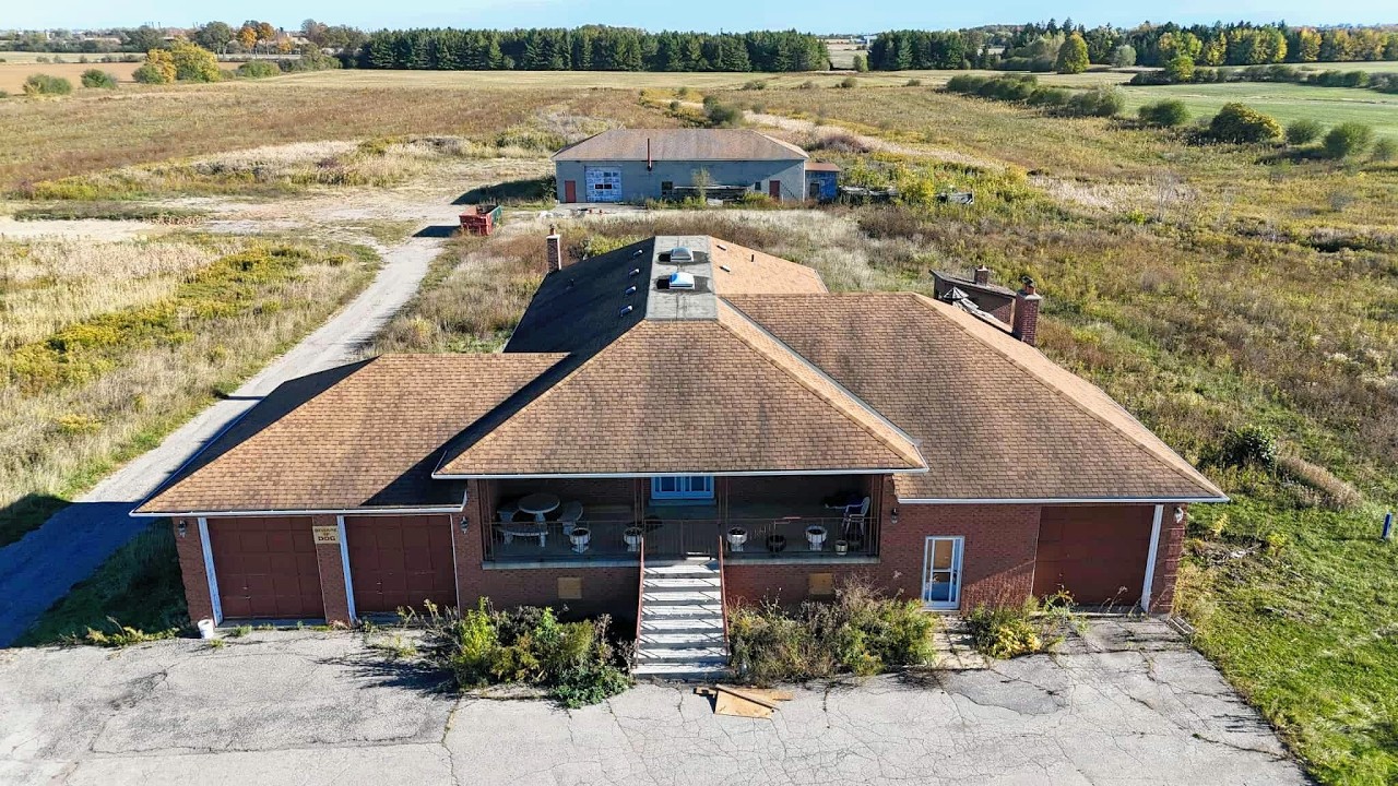 Mob Boss's ABANDONED $3,000,000 Mansion With Tons Left Behind... - YouTube