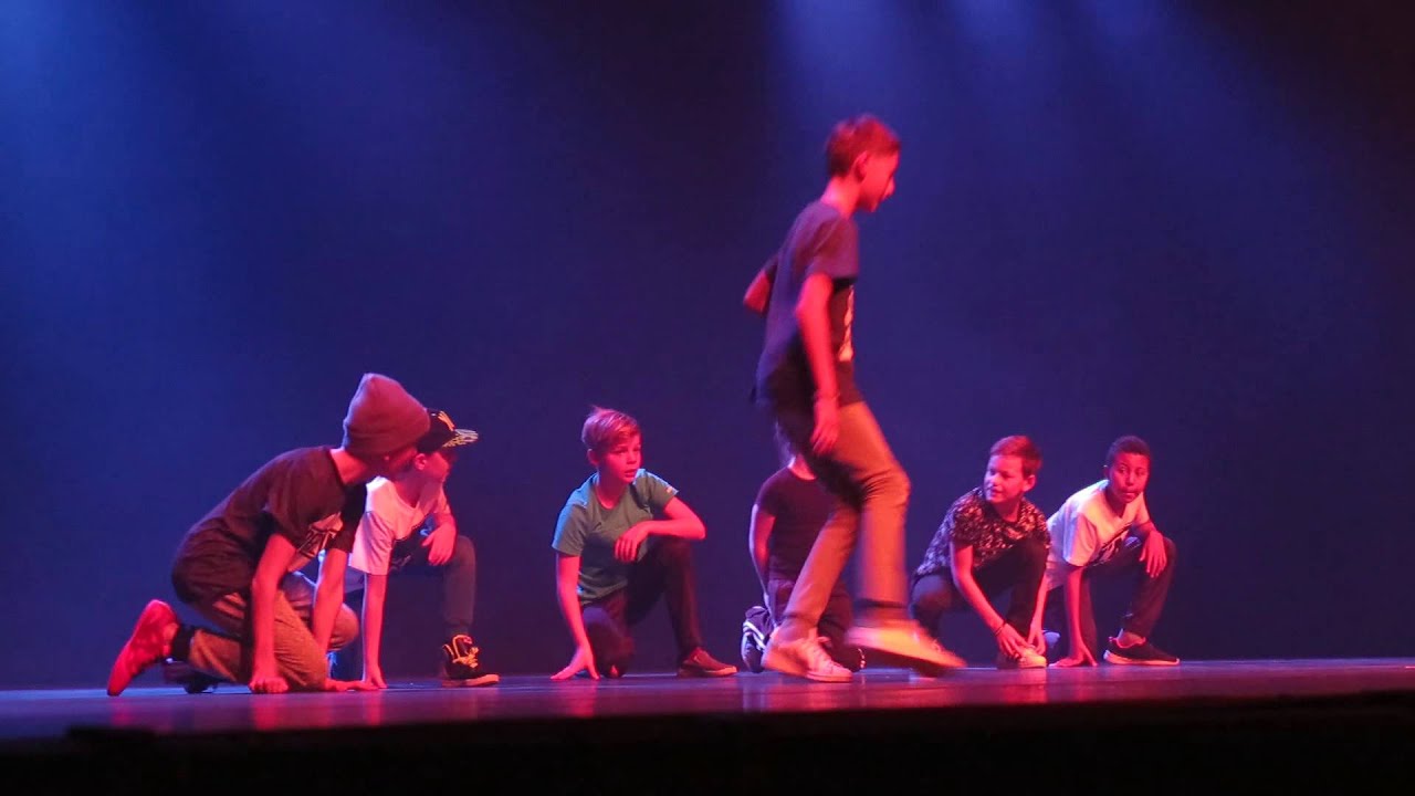 Trivium Sport Show 2015 - Astronaut (breakdance) - Etten-Leur - YouTube