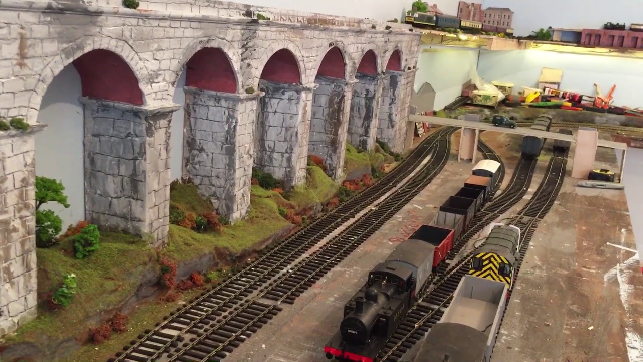 LONG DYKE JUNCTION,,MODEL RAILWAY. - YouTube