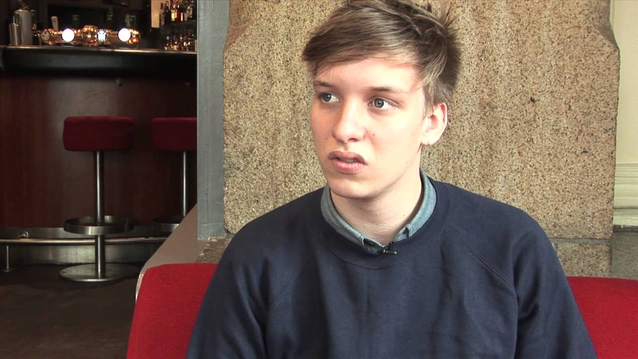 George Ezra interview (part 2) - YouTube