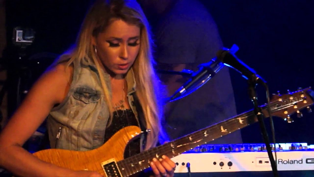 #A2Z Zuri Appleby and Arianna Powell @ Buffalo Iron Works - YouTube