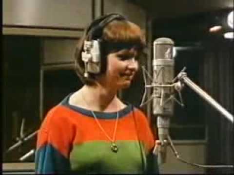 Sheena Easton Recording 'Modern Girl' 1980