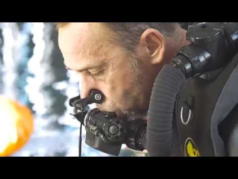 Y-40 The Deep Joy / Rebreather in the world's deepest pool - YouTube