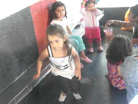 gitanos beniopa comunion lucas ruano falkata 15/5/11-9par - YouTube